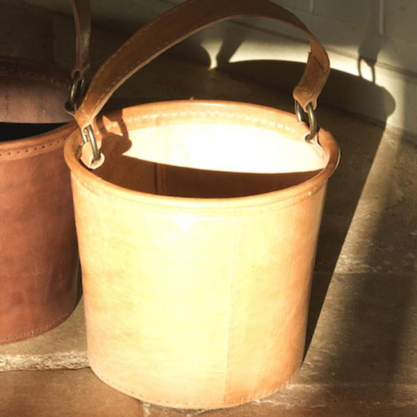 savannah-leather-bucket - Chalet Shop